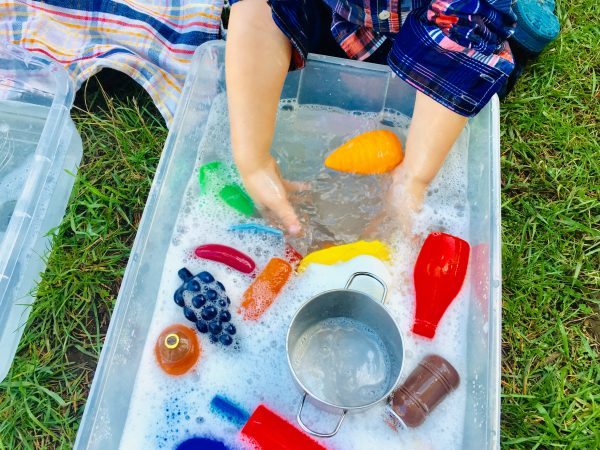 Washing Dishes Sensory Bin - Twin Mom Refreshed Washing Dishes Sensory Bin - Twin Mom Refreshed