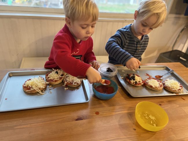 English Muffin Pizza Toddler Recipe - Twin Mom Refreshed