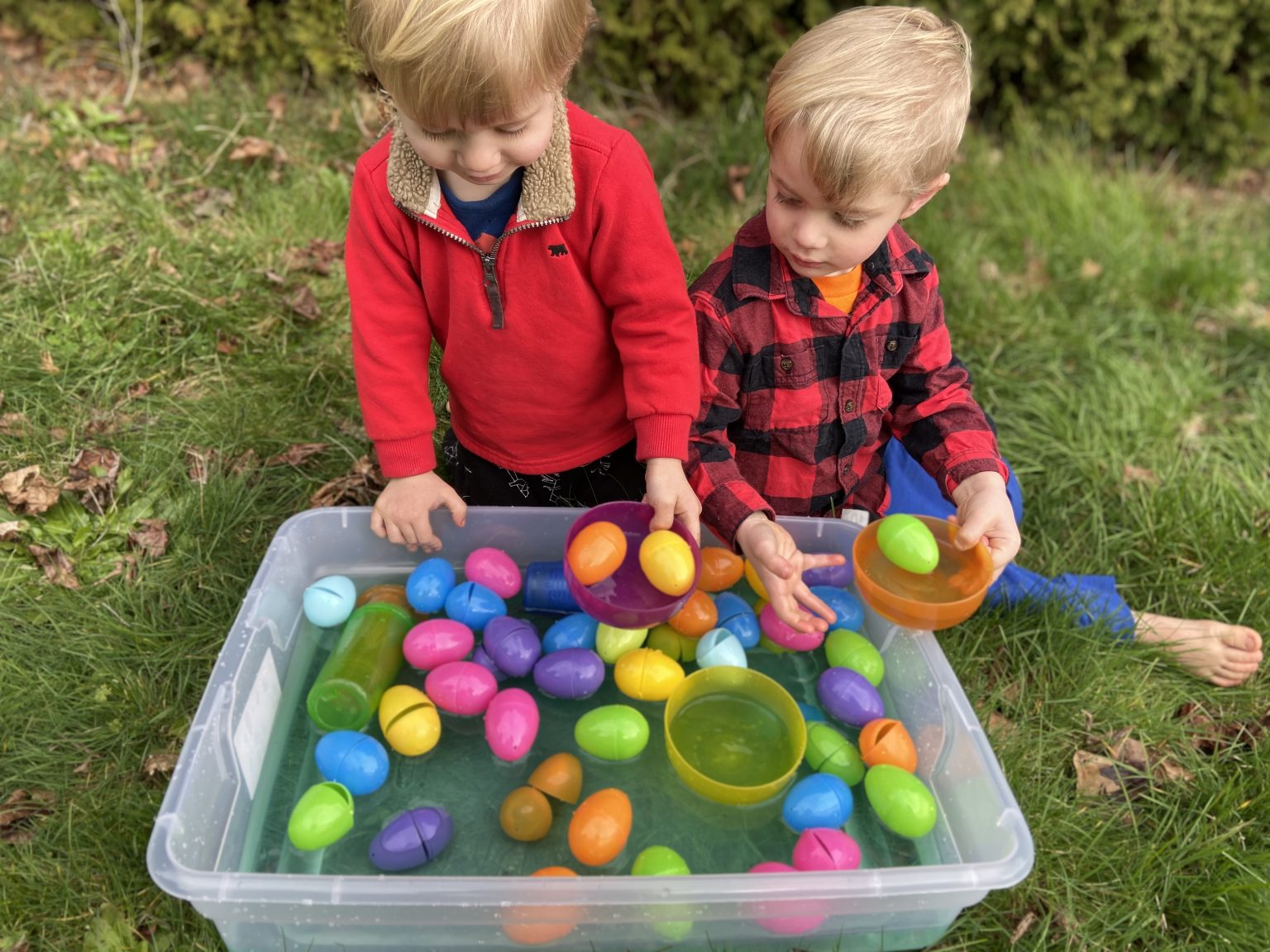 Easter Sensory Bins For Toddlers - Twin Mom Refreshed
